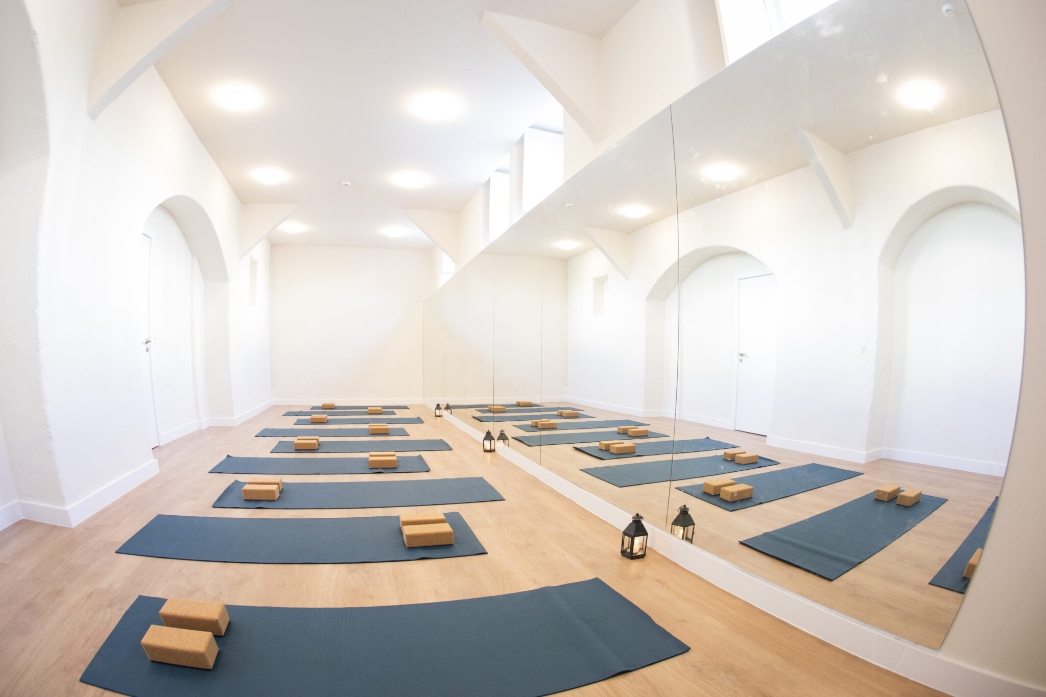 a Sala – Wellness Hub – Aulas diárias / Espaços de trabalho / Terapias ...